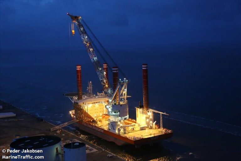 Bold Tern 1,600t吊 | Crane Vessels