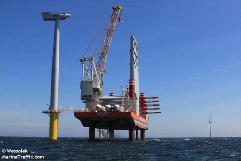 Fred. Olsen Windcarrier | Crane Vessels