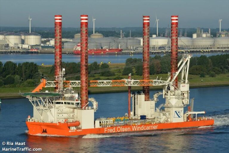 Brave Tern 800t吊 | Crane Vessels