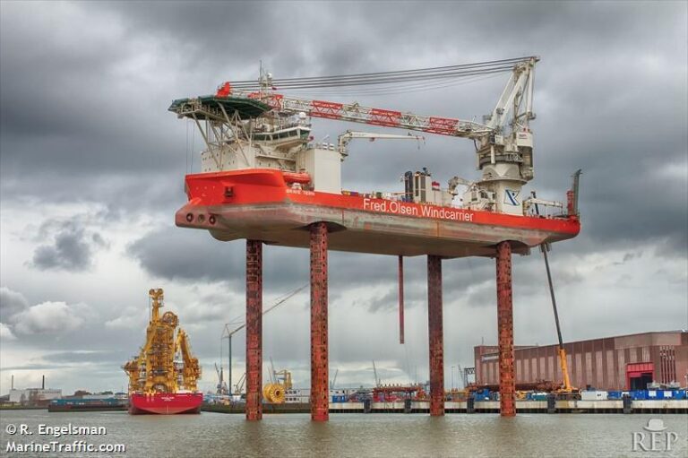 Brave Tern 800t吊 | Crane Vessels