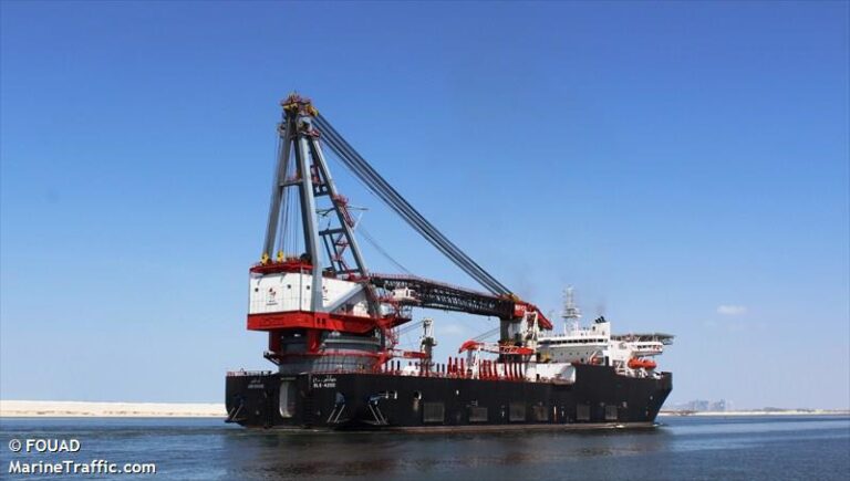 DLS 4200 3,810t吊 | Crane Vessels