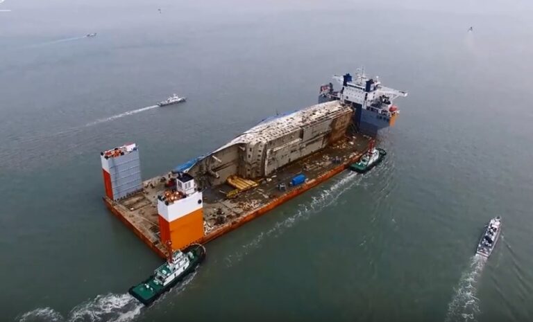 半潜水式運搬船 | Crane Vessels