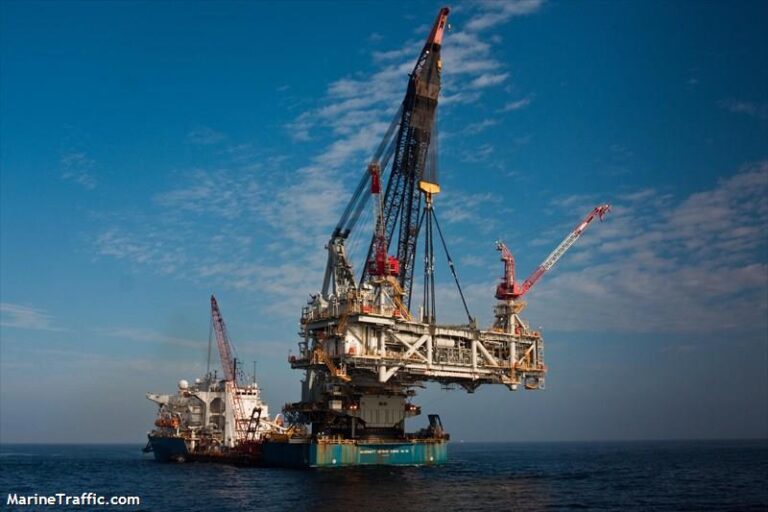 Derrick Barge 50 3,800t吊 | Crane Vessels