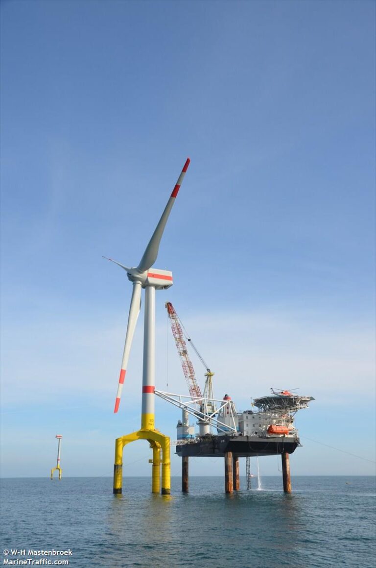 JB 115 300t吊 | Crane Vessels