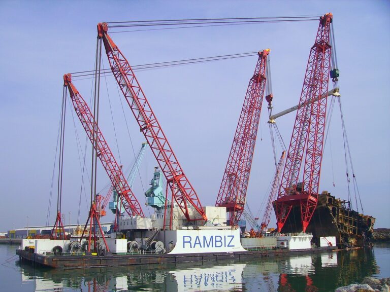 RAMBIZ 3,300t吊 | Crane Vessels