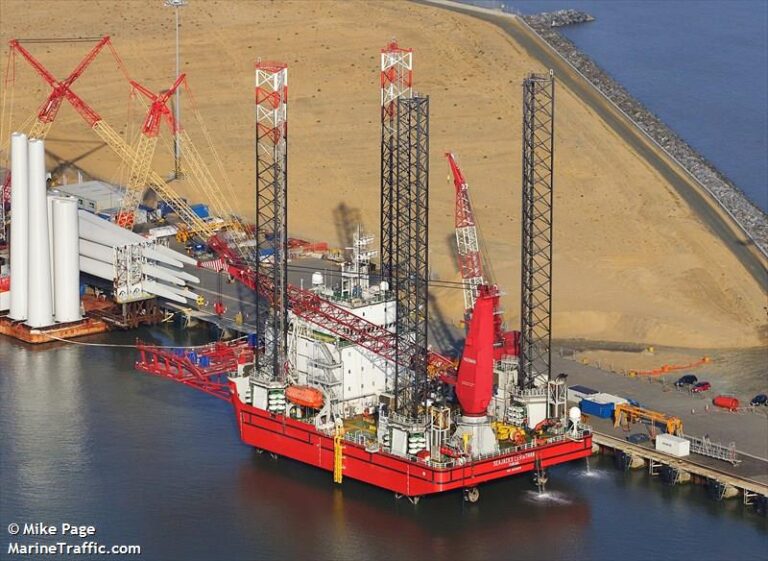 SEAJACKS LEVIATHAN 400t吊 | Crane Vessels