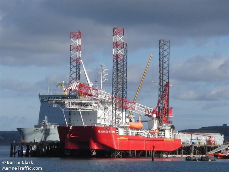 SEAJACKS HYDRA 400t吊 | Crane Vessels