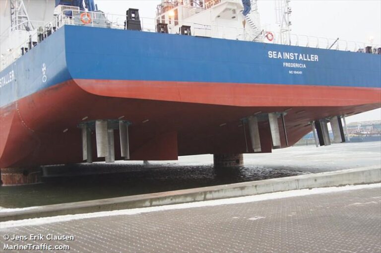 SEA INSTALLER 900t吊 | Crane Vessels