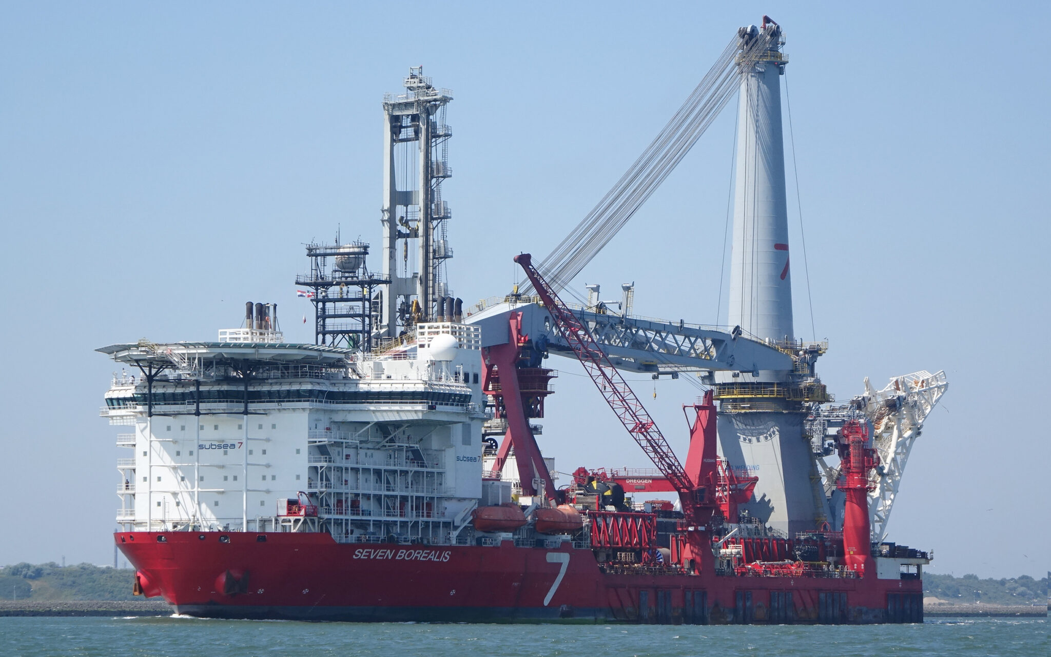 Seven Borealis 5,000t吊 | Crane Vessels