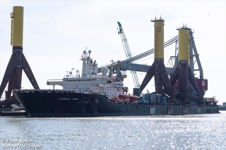 Stanislav Yudin 2,500t吊 | Crane Vessels