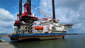 TERAS CONQUEST 9 250t吊×2基 | Crane Vessels