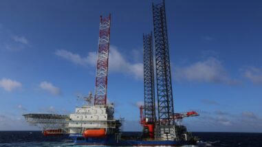 TERAS CONQUEST 8 250t吊×2基 | Crane Vessels