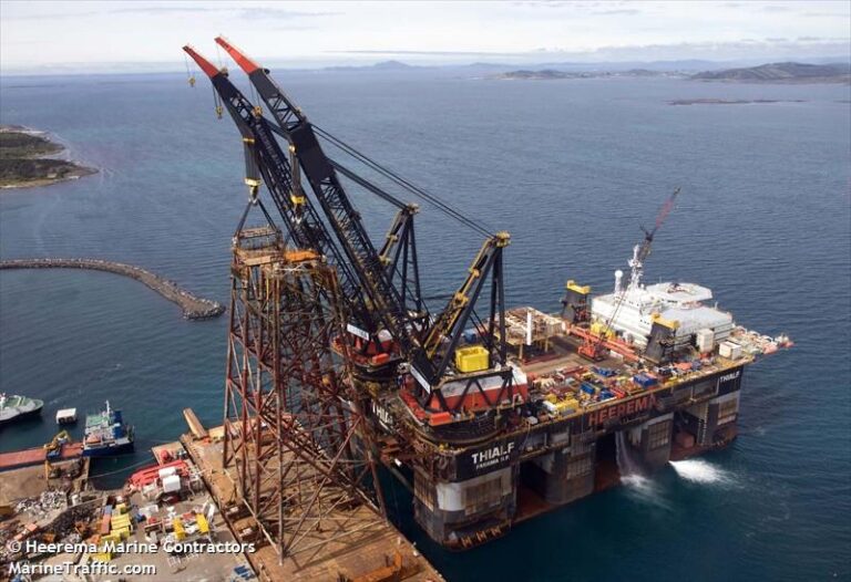 Thialf 14,200t吊 | Crane Vessels